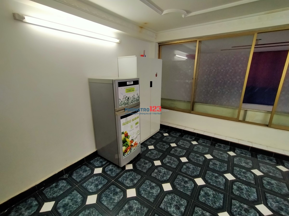 PHÒNG LẦU 1 , GẦN SÂN BAY , BV175 , ĐH MỞ , ĐH CÔNG NGHIỆP ,CHỢ TÂN SƠN ...